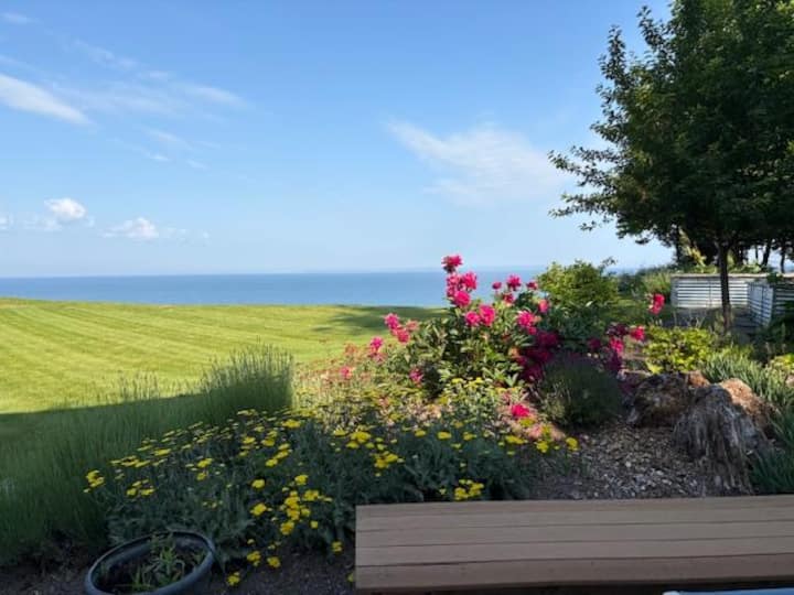 5-bdrm Home Overlooking Lake Mich. South Of Leland - Leland, MI