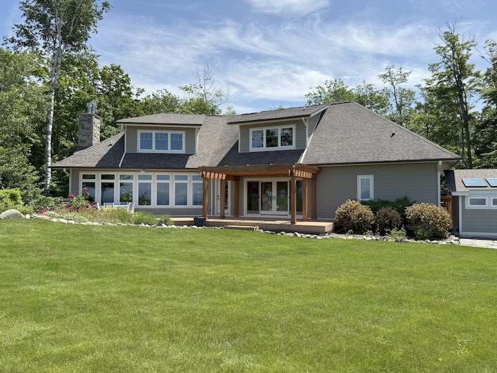 5-bdrm Home Overlooking Lake Mich. South Of Leland - Leland, MI
