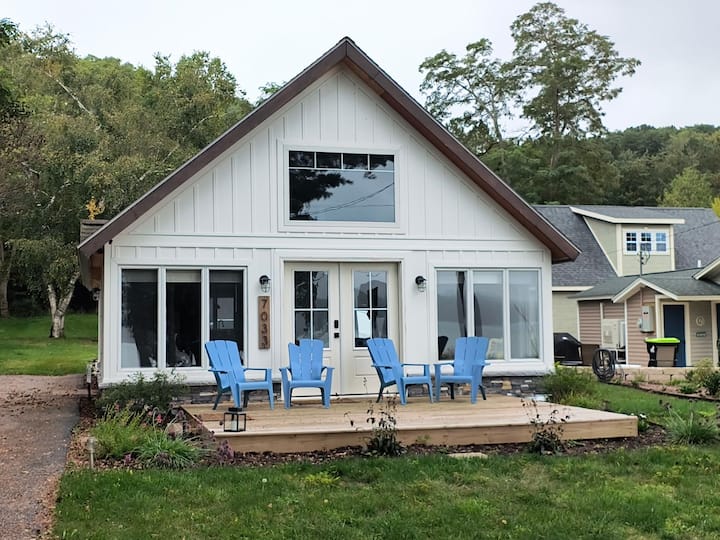 Three Bedroom Cottage On Little Glen Lake - Glen Arbor, MI