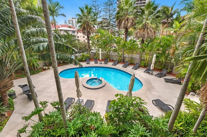 Stylish 3brm Haven In Surfers Paradise - Surfers Paradise