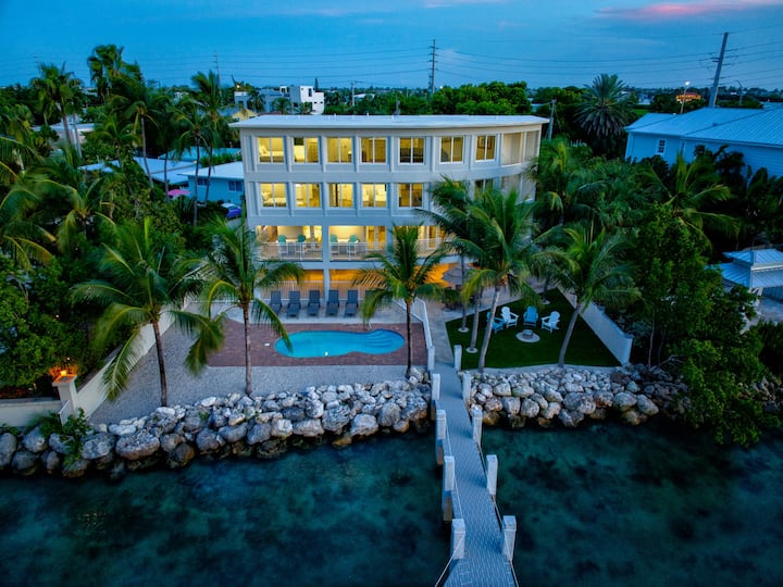 Luxury Home, Oceanfront Views, Private Pool & Dock - Bahamas