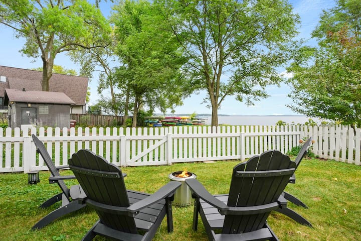 Serene Lakefront Escape • 2br + Loft! - Middleton, WI