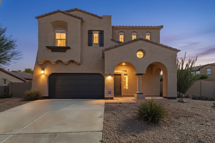Mafia Heights (4 Bedrooms Stunning Back Yard) - Goodyear, AZ