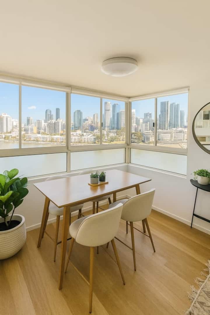 Light-filled 1br | Prime New Farm Location - Brisbane