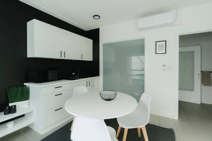 Modern Business Apartment In Merchtem | Ideal For - Asse