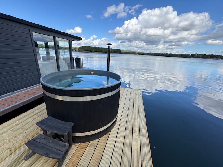 Houseboat 4-6 Persoons (Met Hottub) - Groesbeek