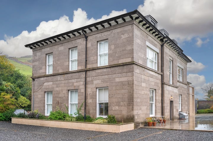 Ford Park Penthouse Escape | Views & Gated Parking - Ulverston