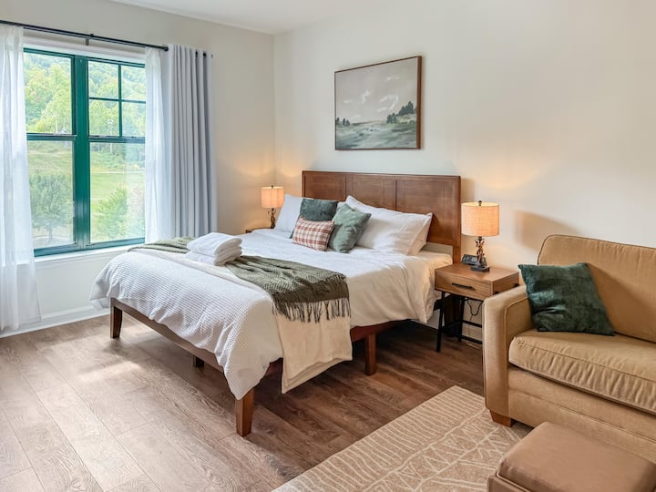 Top-floor Studio | Mountain Views Pool & Hot Tubs - ヴァーノン・タウンシップ, NJ