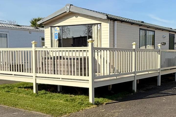 Southview Park- Family Caravan- Sleeps 6- Parking - Skegness