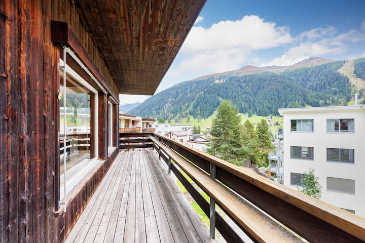 Luxury Alpine Retreat • Mountain View • Near Lift - Davos