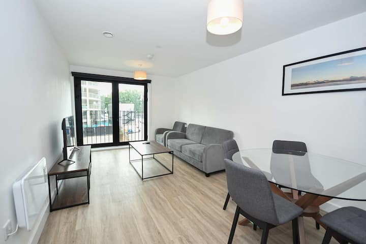2br Apartment With Parking Bastion Point Liverpool - Liverpool