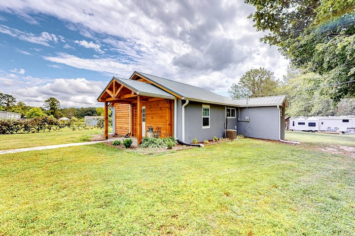 4br Multi-family Home With Firepit, Grill, Ac - Hendersonville, NC