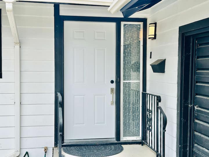 Majestic Reno Villa|/4bedrooms/sleeps14 - Reno, NV