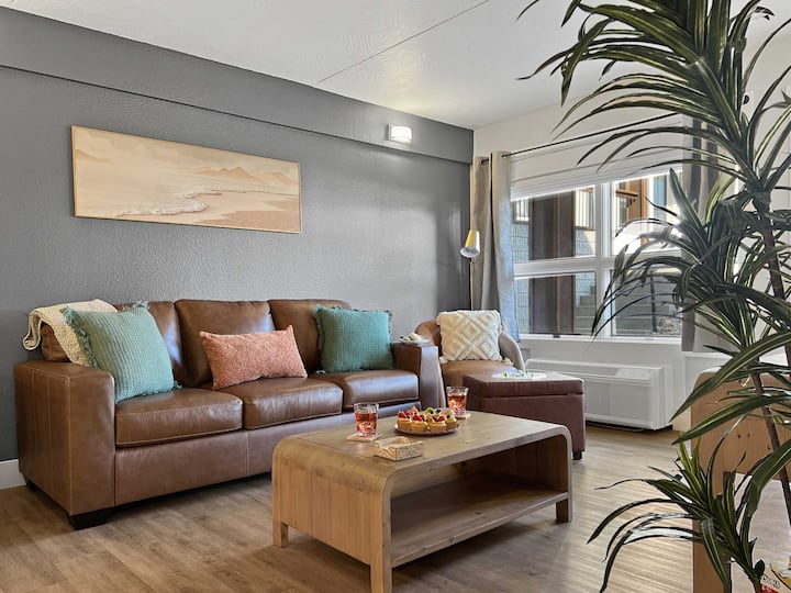 Walk In Fresh Remodel Walk To Landing & Convention - Bull Shoals Lake