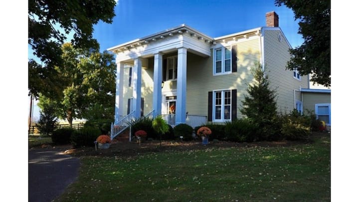 The Main Inn At Bourbon Trail Farmstay - Harrodsburg, KY