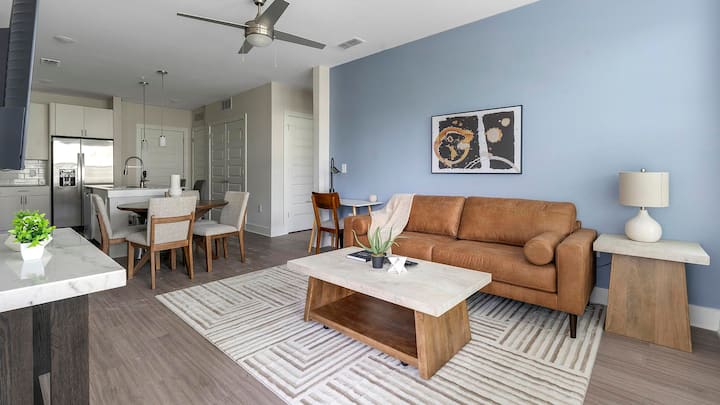 Landing | Stylish 2bd, Gym - Fort Myers, FL