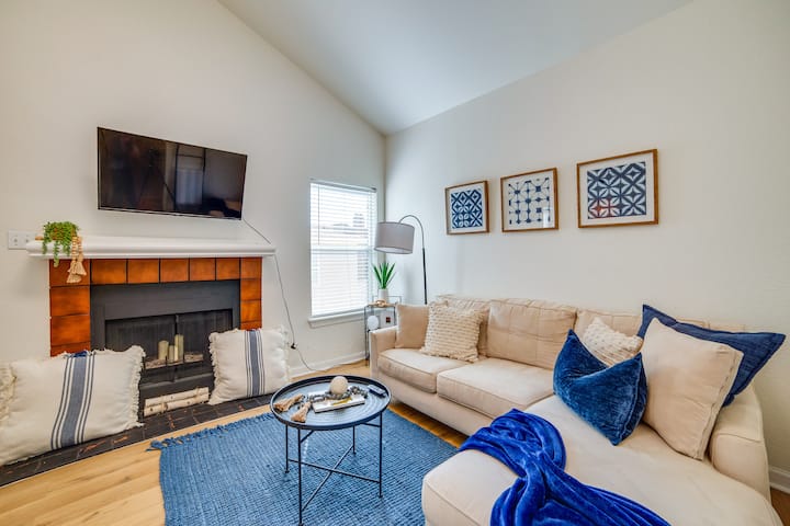 3 Mi To Downtown Dallas: Sleek Condo W/ Patio - Dallas, TX