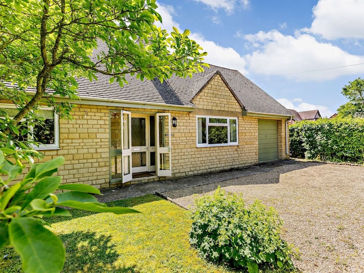 2 Bed In Moreton-in-marsh (83379) - Moreton-in-Marsh