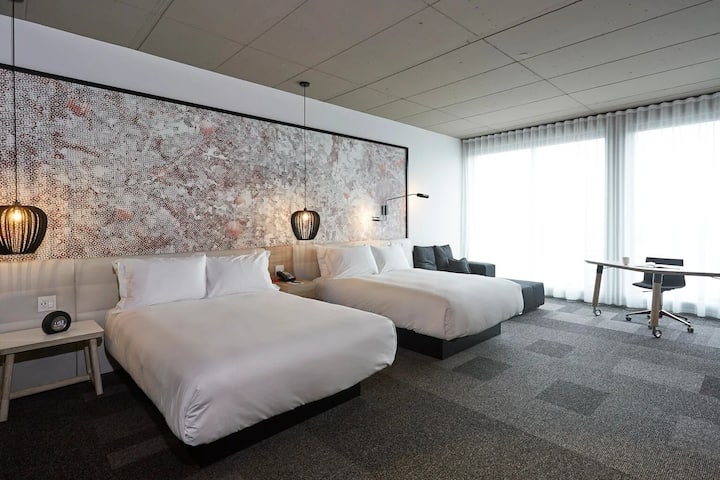 Stay Steps From Quartier Dix30 Dining & Shops - Chambly