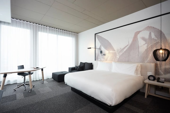 Quiet Stylish Room Close To Montreal Via Rem - Chambly