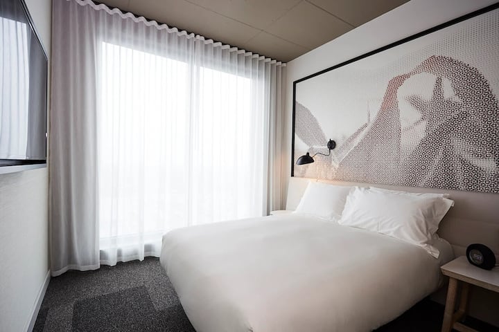 2 Modern Rooms Steps From Boutiques & Cafés - Chambly