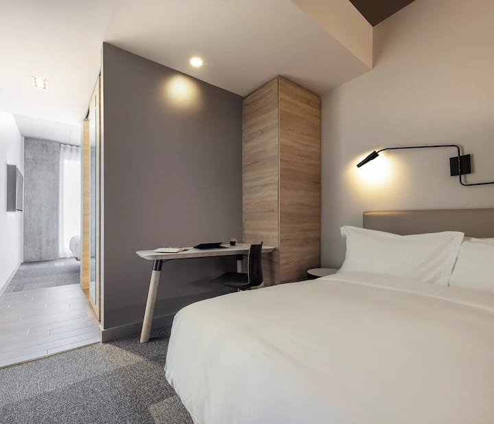 Modern 1-bed Unit | Brossard Quartier Dix30 Nearby - Longueuil