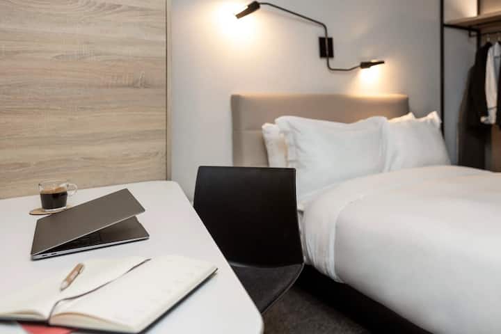 Elegant Escape In Brossard By Boutiques | 4 Units - Brossard