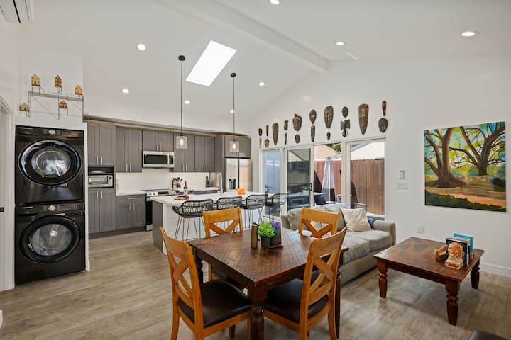 New Rustic Villa – 2bd, 2ba Close To Everything! - Santa Barbara, CA