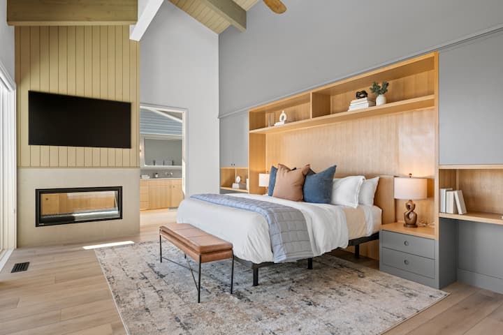 Horizon Shores | Modern Lakefront Retreat W/ Pool - Garden City, UT