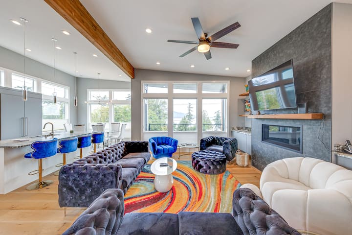 Fenced Yard, Water & Island Views: Anacortes Home! - Anacortes, WA