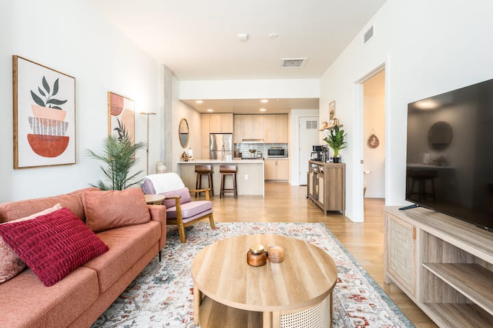 King Bed, Coffee Bar, Free Parking, Hot Tub - Boise, ID