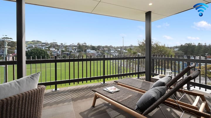 Surf N Turf - The Grandstand - Jamberoo