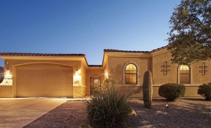 Woodhaven, 4 Beds & 3 Baths Combined Pool & Spa - Goodyear, AZ