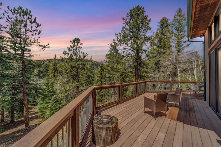 Winter Wonderland! Secluded & Convenient Location - Evergreen, CO