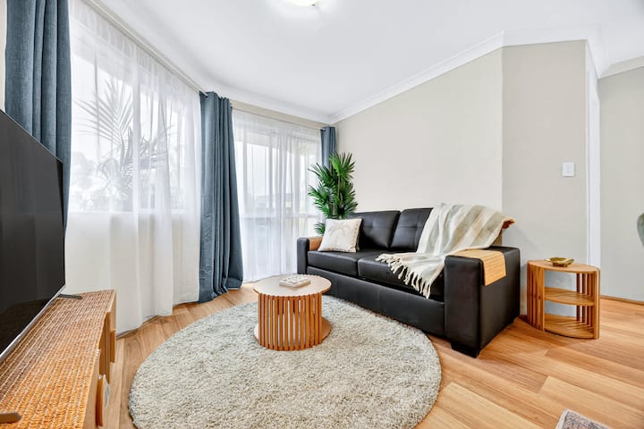 Stylish 2br Fremantle Apartment With Pool Access - Melville