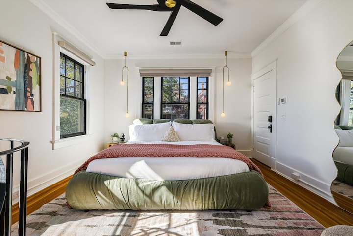 Downtown Funk: New Luxury Unit + Walk Downtown - Staunton, VA