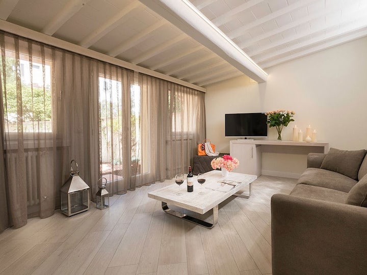 Suite With Garden View – Space And Serenity - Florence