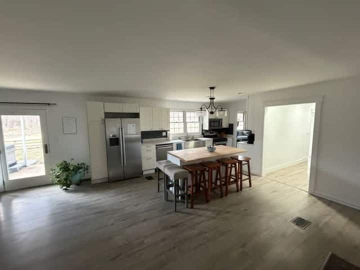 Peaceful Spaulding Orchard Home And Hot Tub - Springfield, IL