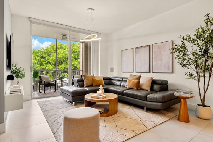 Homeclub | Chic 2bdr Flat | Pool - Doral, FL