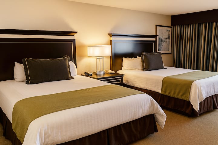 2 Queen | Lighthouse Hotel | Near Gray Whale Cove - Pacifica, CA