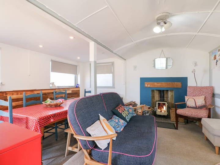 Harbour Road Quirky Beach Railway Carriages - Pagham