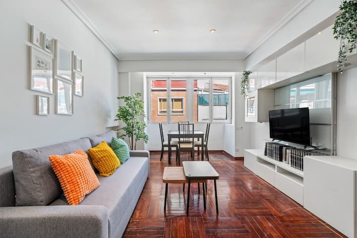 Apartment In Salamanca Neighborhood For 5 Pax - Madryt