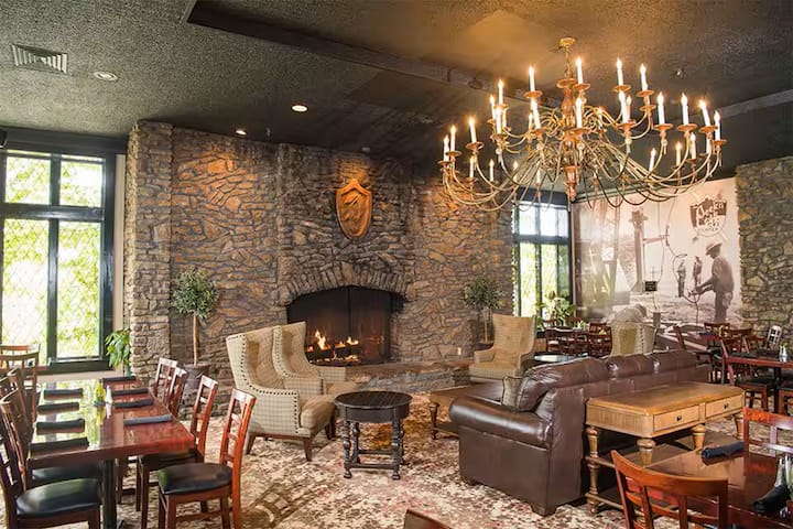 2 Queen Beds | Peek’n Peak | Resort Adventure Base - Findley Lake, NY