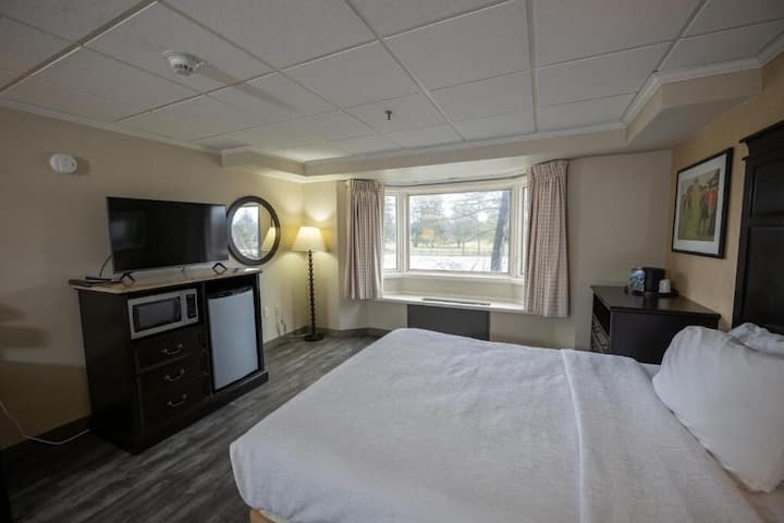 Peek’n Peak | 2 Queen Beds | Golf & Spa | Pool - Findley Lake, NY