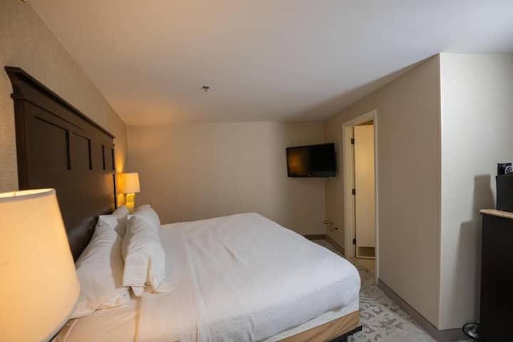 Peek’n Peak | Studio Suite | Pool | Golf | Spa - Findley Lake, NY