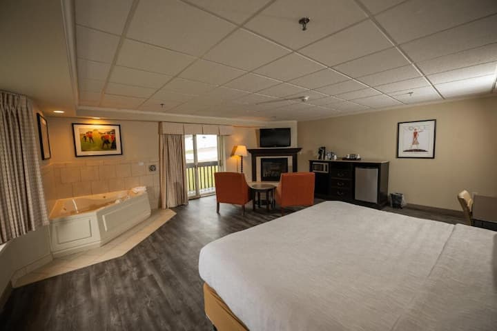 Premier Suite | Peek’n Peak | Pool | Near Ski Lift - Findley Lake, NY