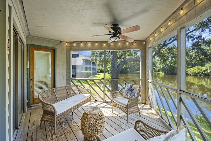 Lagoon View! Updated Tennis Club, Screened Porch! - Kiawah Island, SC
