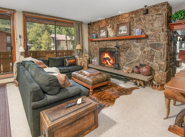 Vail Ski Condo With Wood Fireplace & Views Sc101 - Vail, CO