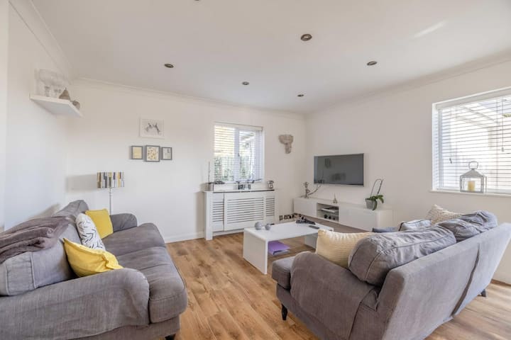 Maidenhead 6 Bed|free Parking • Sleeps 12 - Slough