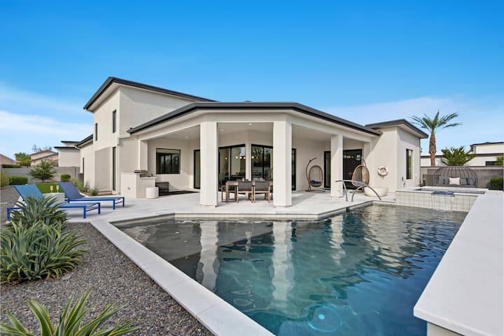 Desert Elegance-pool&spa-mins 2 Waste Management - Scottsdale, AZ